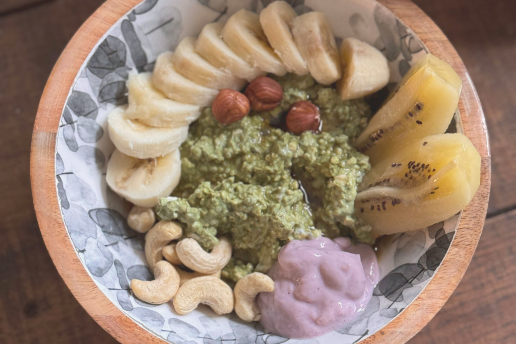 Porridge au thé matcha - Yoga Mountains
